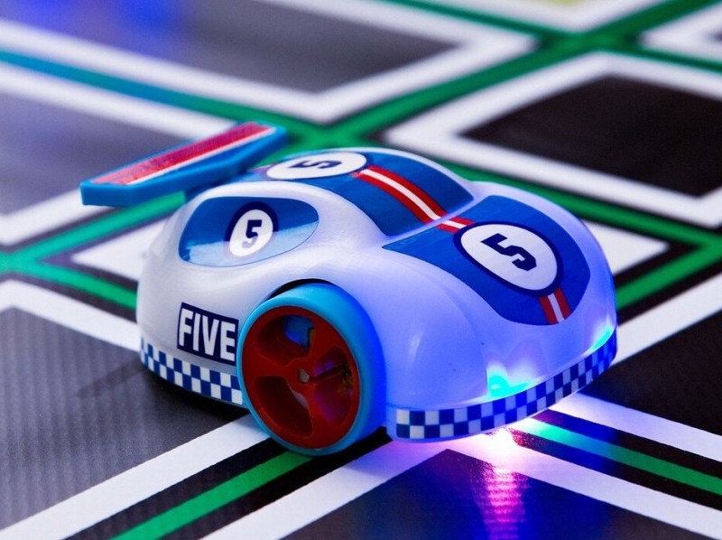 Kickstarter campaign funds new programmable robots